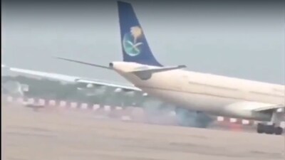 Saudia Airlines Hajj Flight Video: Hajj Flight Faces Wheel Glitch At ...