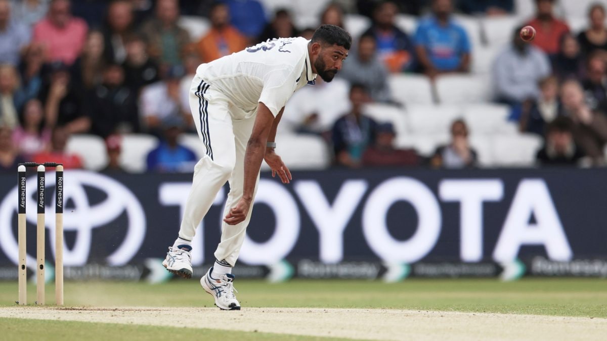 'Can You Dry Up The Runs?': Ashwin Challenges Siraj, Asks Him To Learn ...