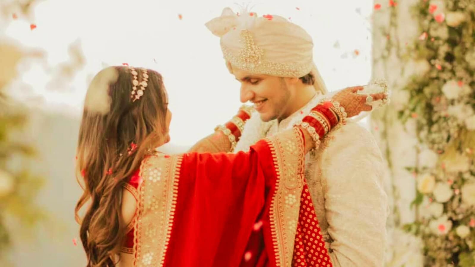 She Edited His Mom’s Vlogs, Now She’s His Wife! YouTuber 'Triggered ...