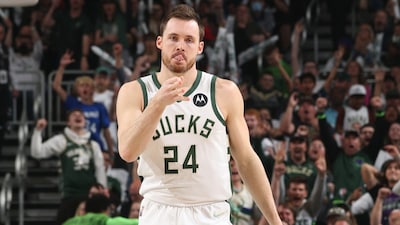 NBA: Pat Connaughton Exercises $9.4M Player Option With Milwaukee Bucks ...