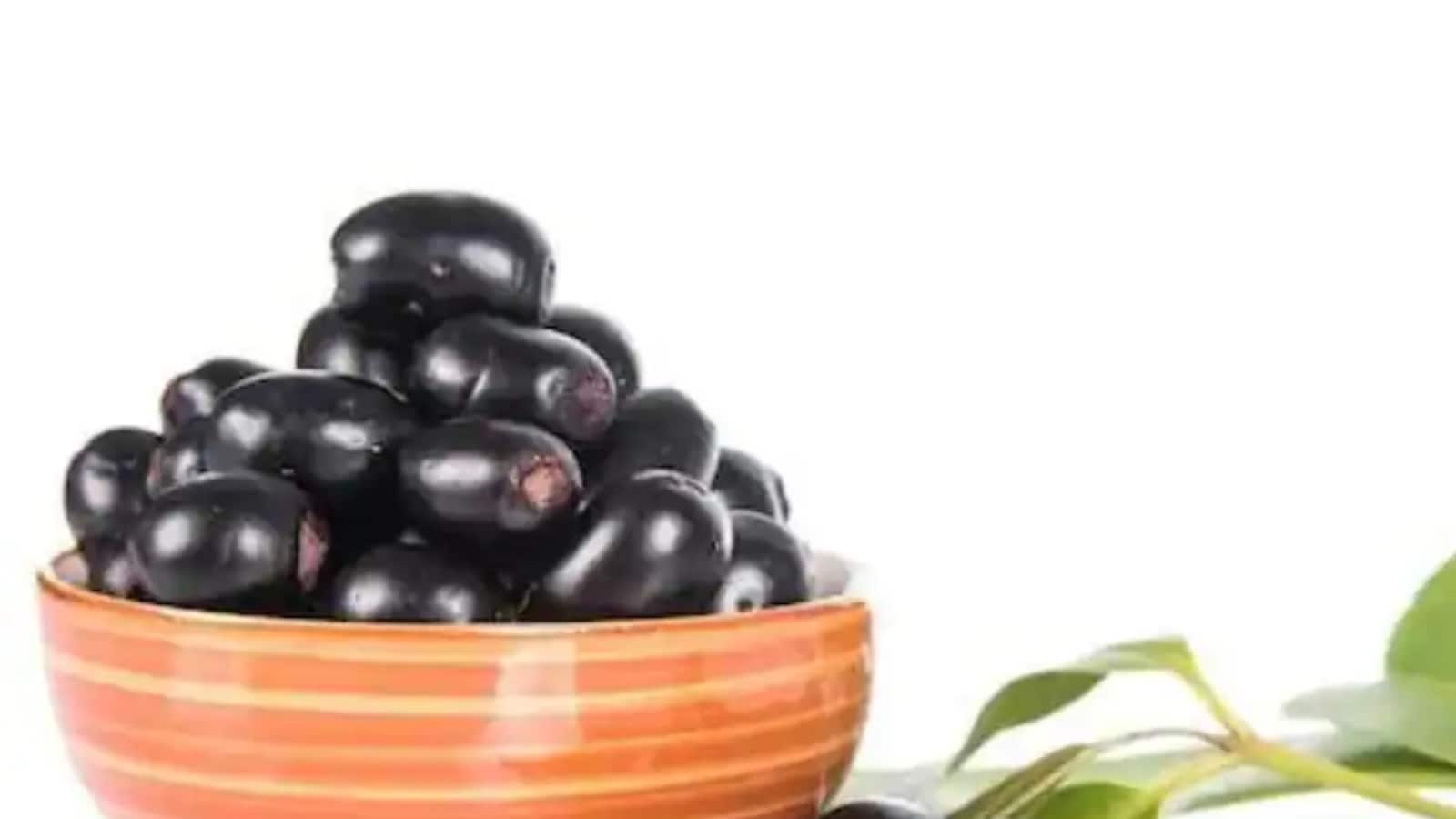 Love Eating Jamun? Avoid These 5 Food Combos That May Harm Your Health ...