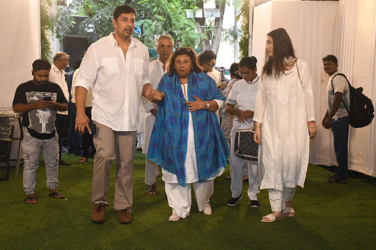 Kajol, Ayan Mukerji, Salim Khan, Jaya Bachchan At Rono Mukherjee's ...