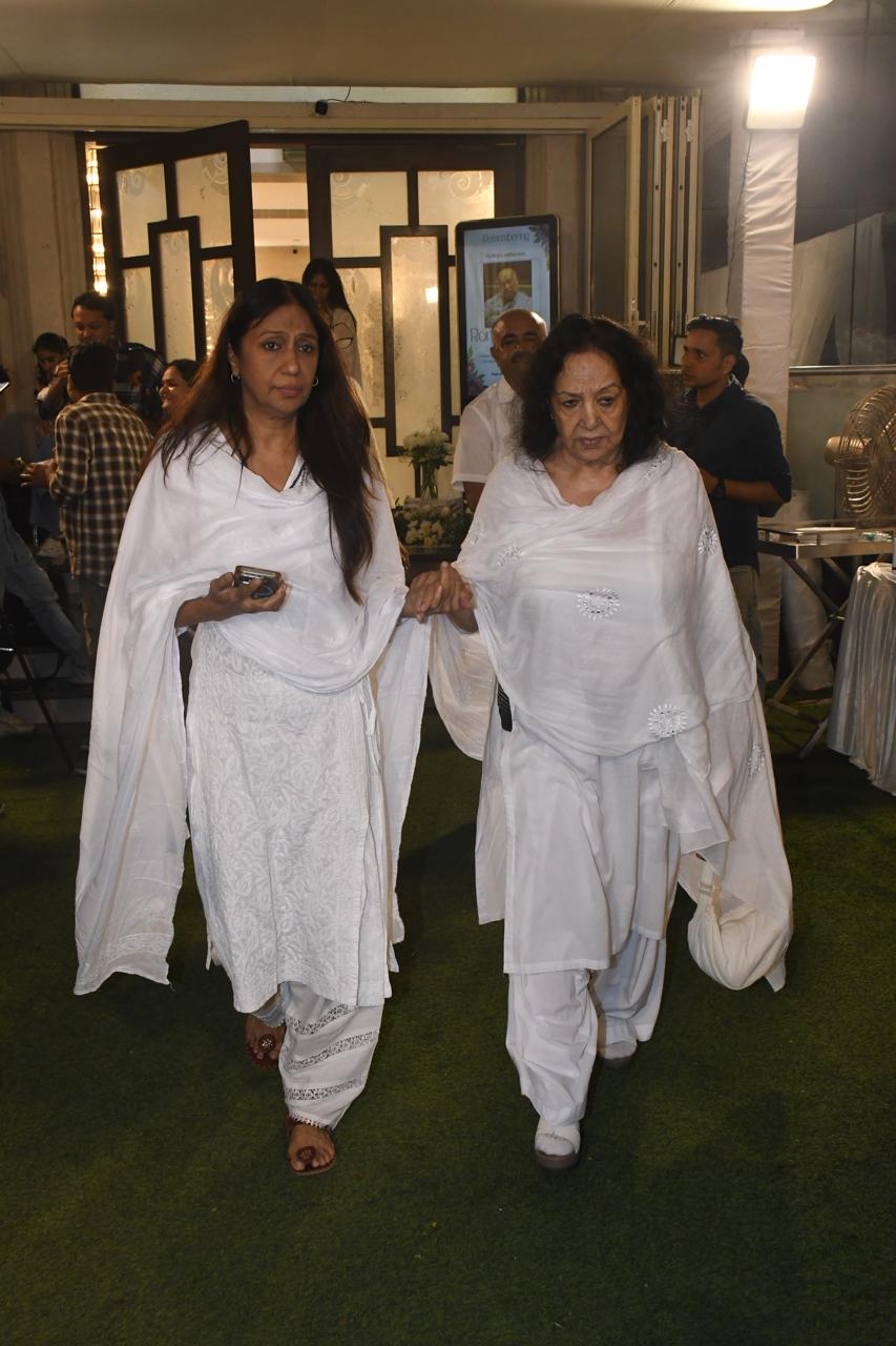 Kajol, Ayan Mukerji, Salim Khan, Jaya Bachchan At Rono Mukherjee's ...