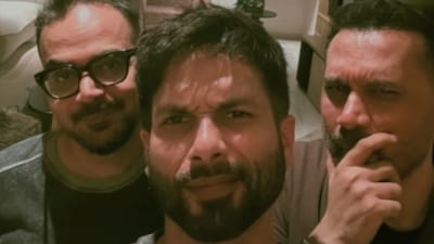 Shahid Kapoor’s Latest ‘Fake’ Selfie With Farzi Directors Raj And DK ...