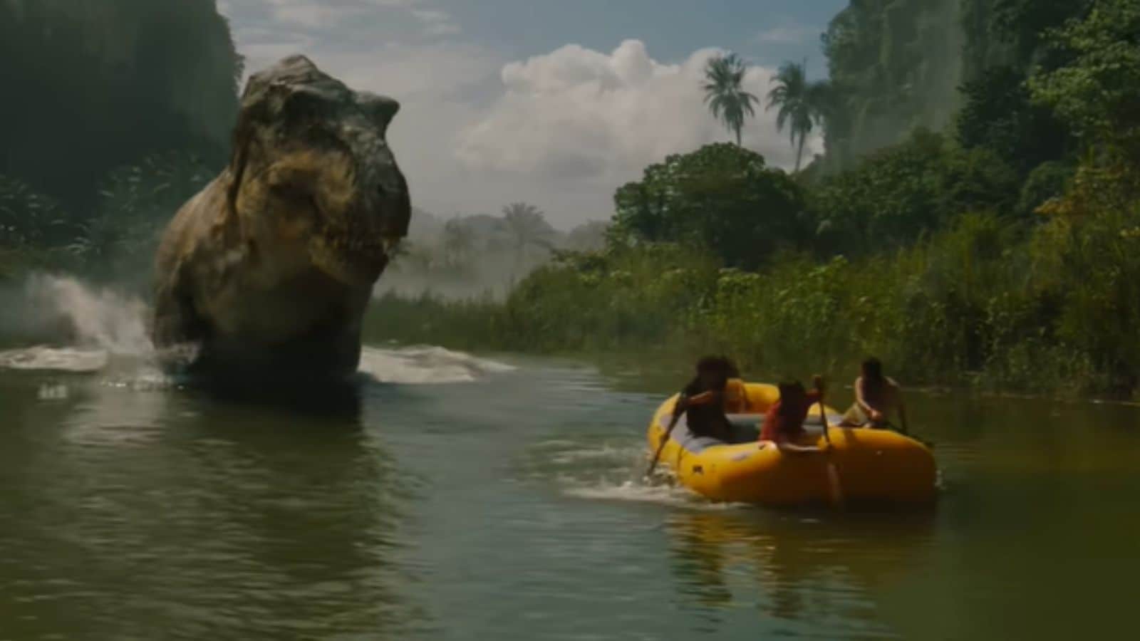 ‘Very Alive And Twinkly’: Scarlett Johansson On Jurassic World Co-Star Jonathan Bailey ...