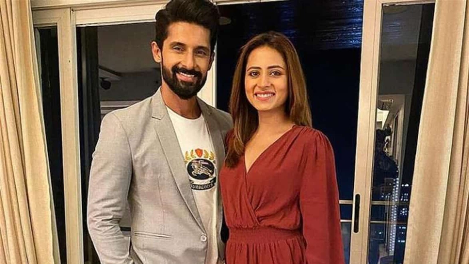 Sargun Mehta-Ravi Dubey Will Have KL Rahul, Jackie Shroff As Neighbours ...