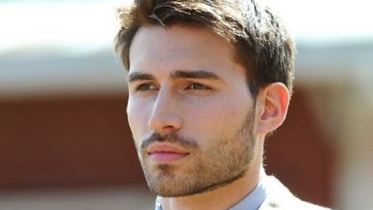 Who Is Derek Dixon? The Oval Actor Accusing Tyler Perry Of Sexual ...