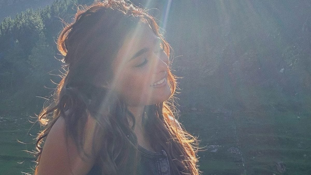 Shalini Pandey’s Emotional Love Letter For Manali After Rahu Ketu Shoot ...