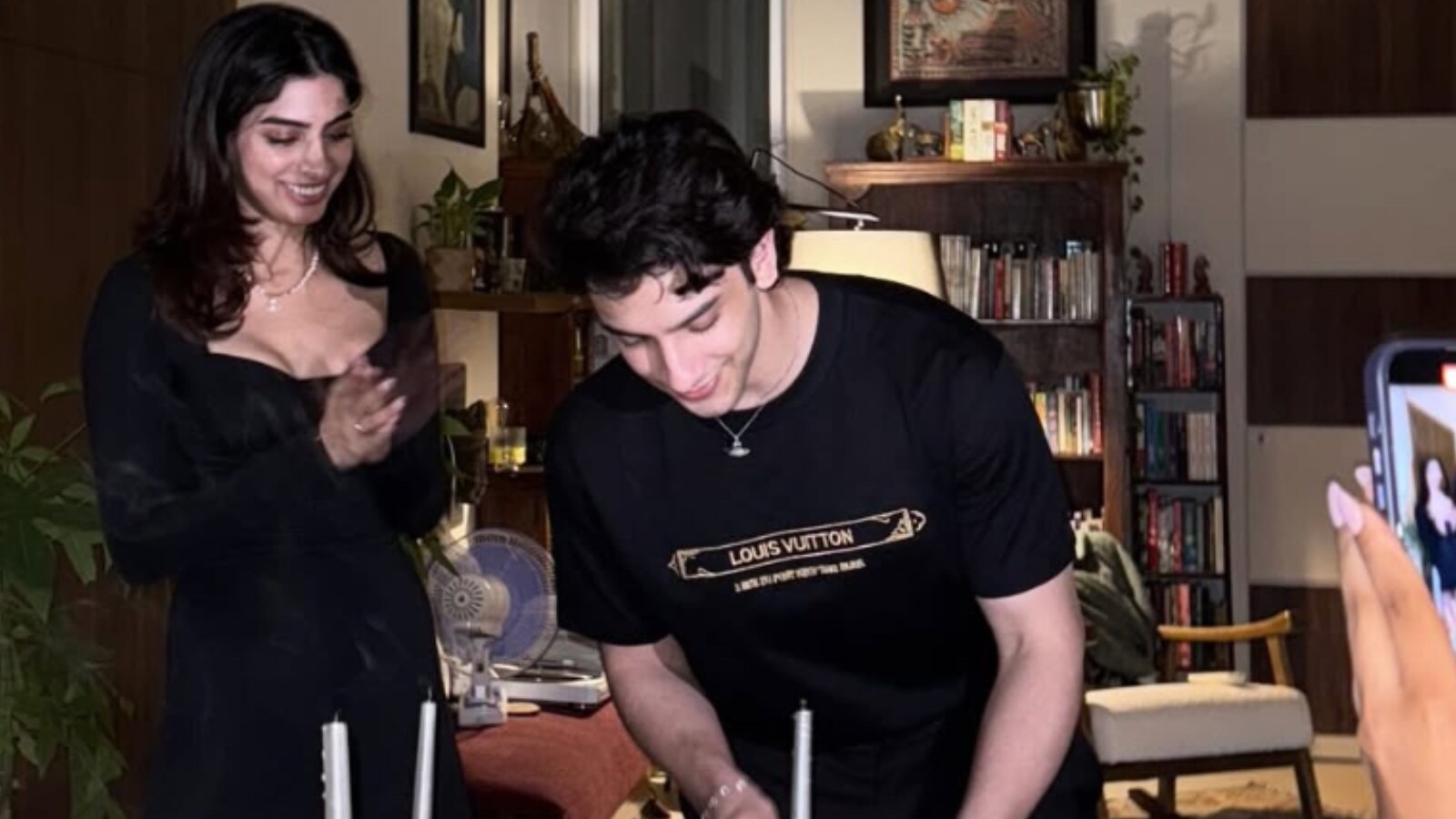 Vedang Raina Rings In 25th Birthday With Rumoured GF Khushi Kapoor, Pic Goes Viral | Bollywood ...