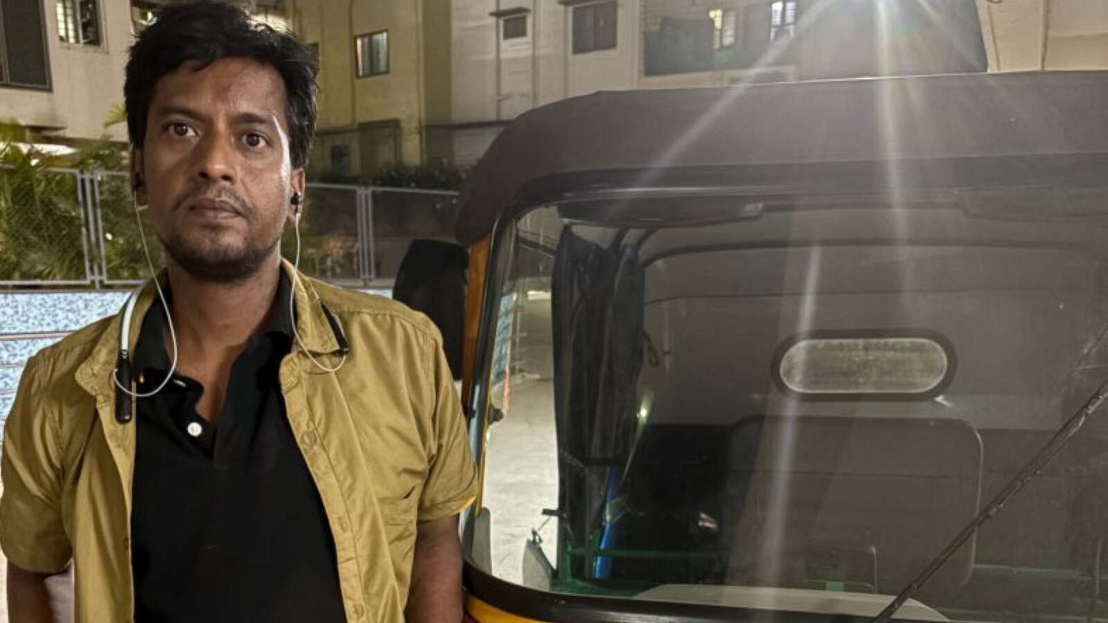 Bengaluru Auto Driver, Who Once Worked In IT, Seeks A Fresh Start ...