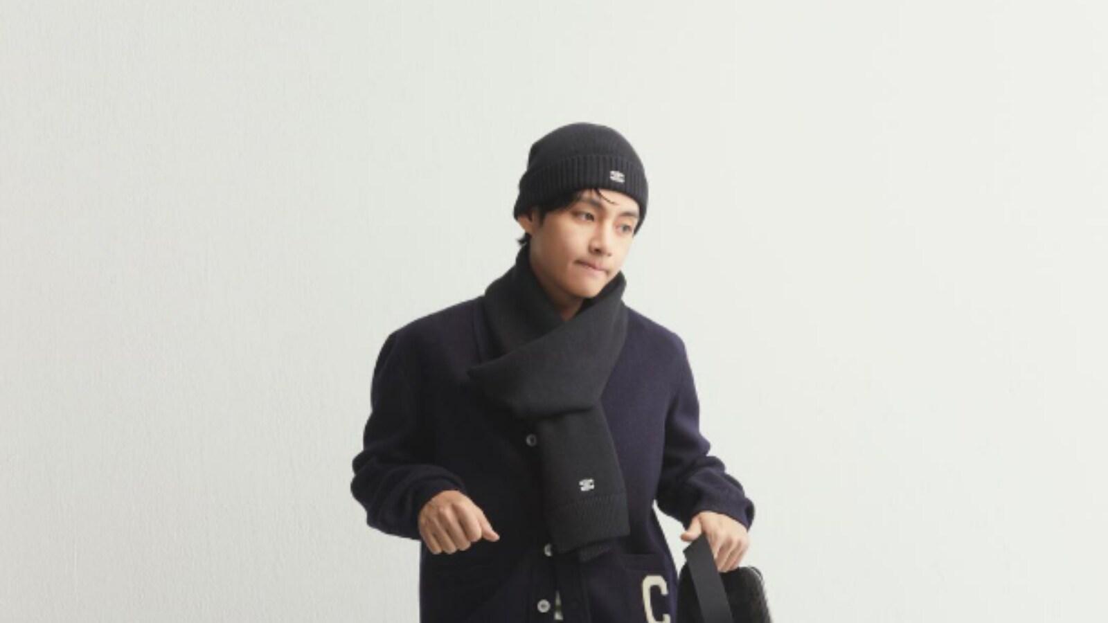 BTS Star V Becomes Most-Loved Celebrity On Goondori, Fans Celebrate ...