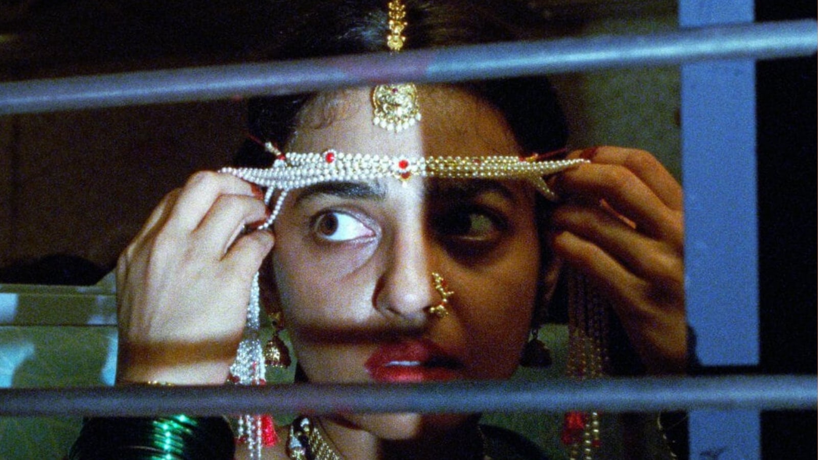 Censor Board Orders 'Sister Midnight' Makers To Cut Radhika Apte’s Frontal Nudity Scenes