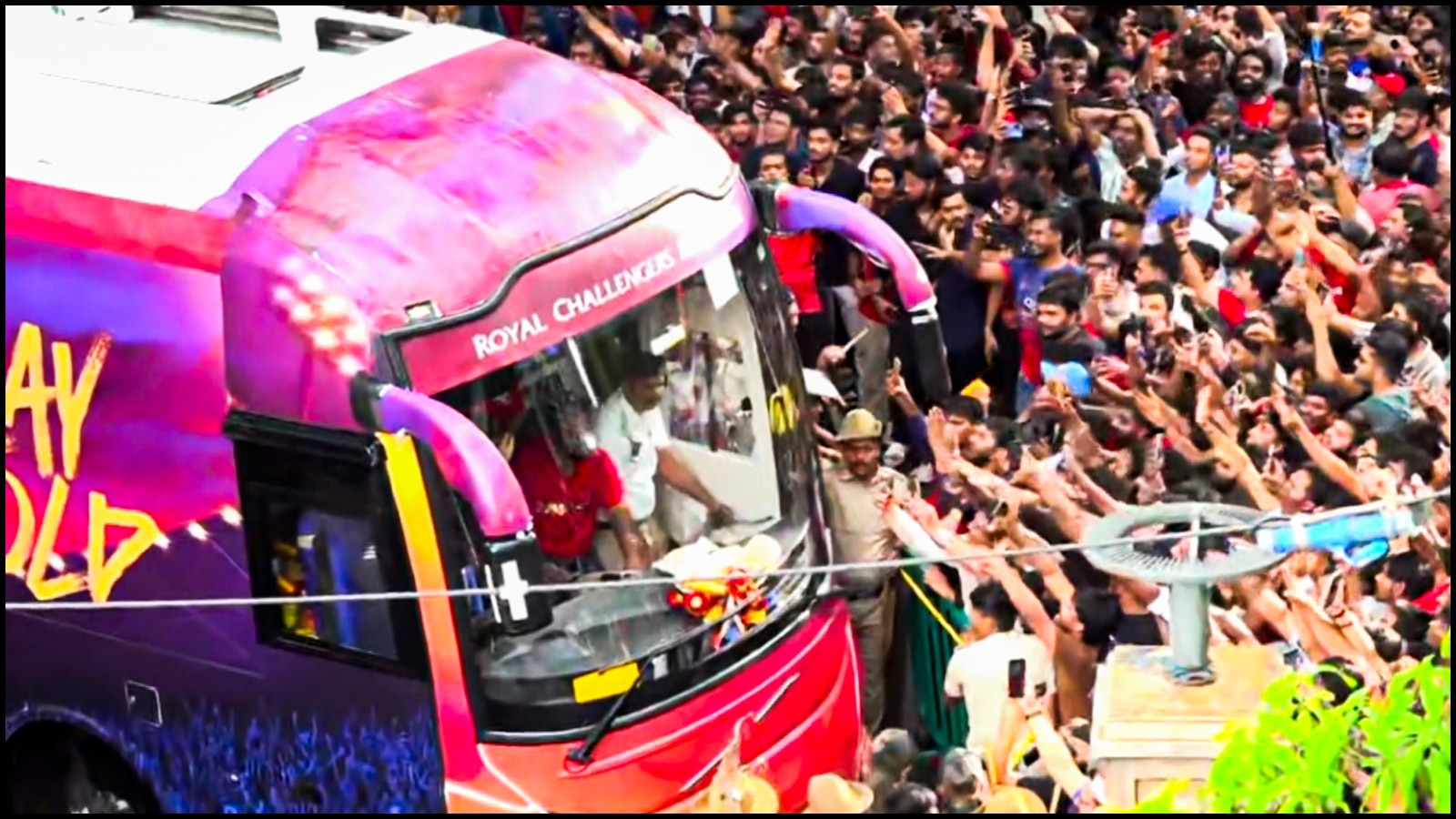 'Victory Parade', 'Limited Entry': RCB's X Post Hours Before Bengaluru ...