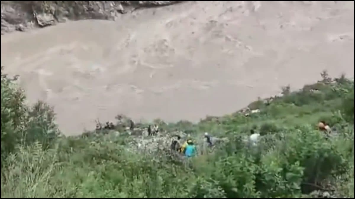Alaknanda River Bus Accident News: 3 Killed, 10 Missing After Passenger ...