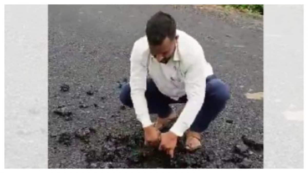 Man Pulls Apart Newly Built Road in Maharashtra With Bare Hands | Video ...