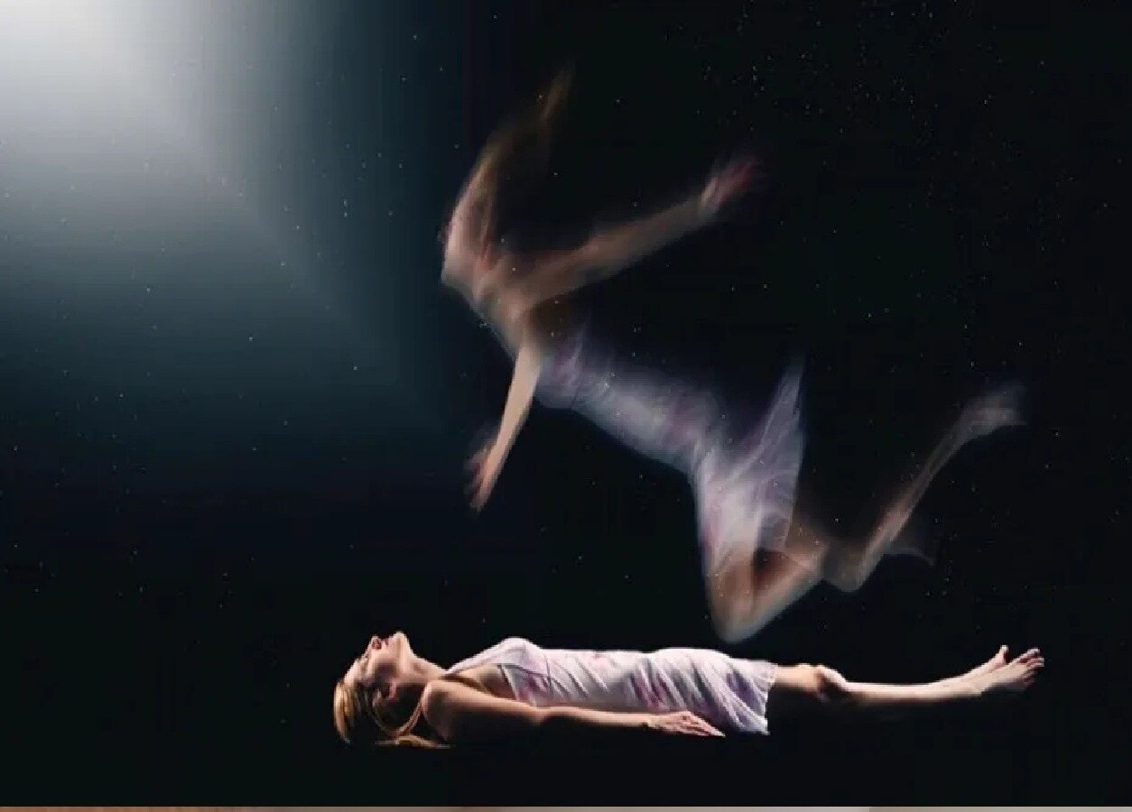 When The End Is Near: 8 Gentle Signs The Body Shows Days Before Death