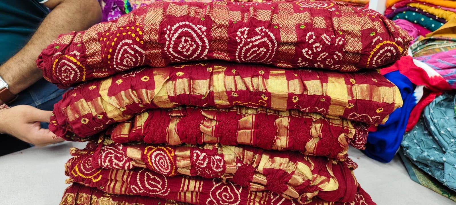 Jamnagar’s Bandhani: A 400-Year Legacy Woven With Colour, Culture ...