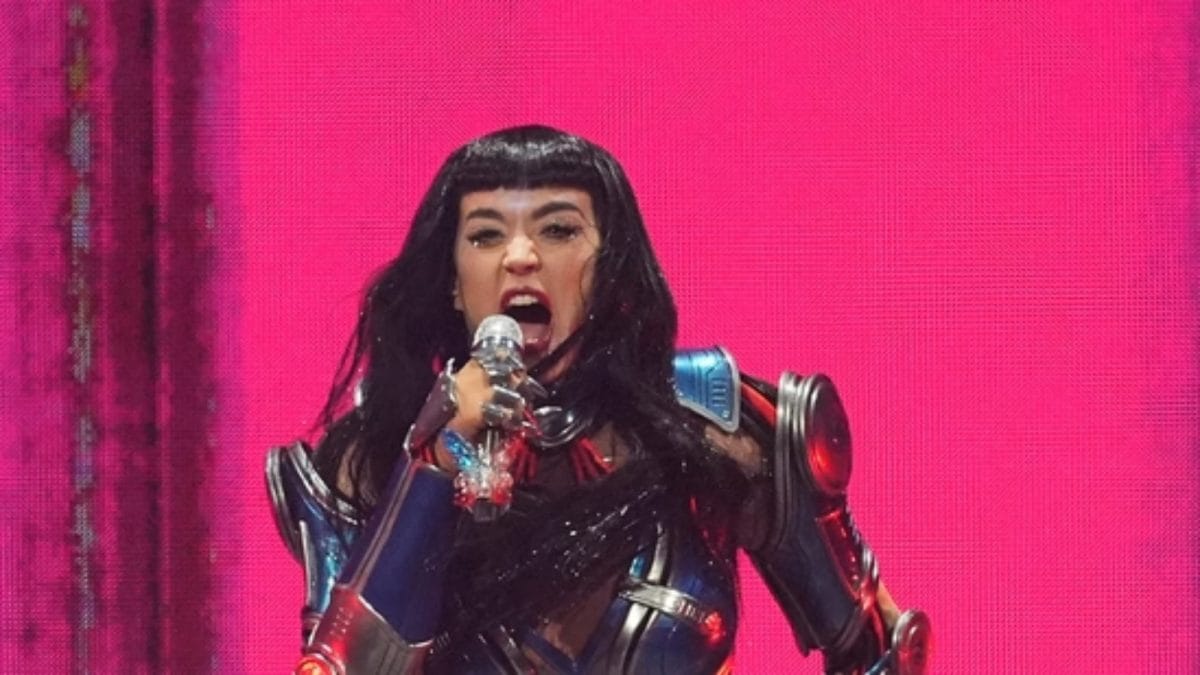 Katy Perry Escapes Mishap As Stage Prop Fails Mid-Performance; Shocking ...