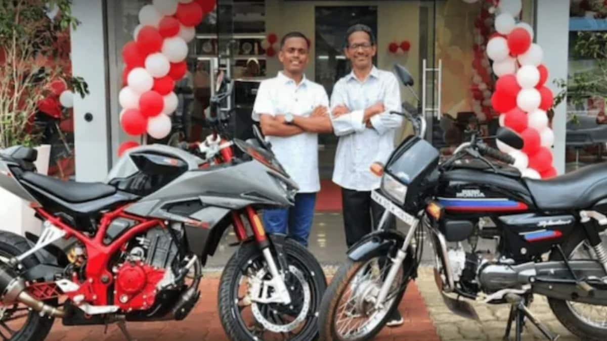 Father-Son Ride 25-Year-Old Splendor To Ladakh, Hero Gifts Them Rs 13 ...