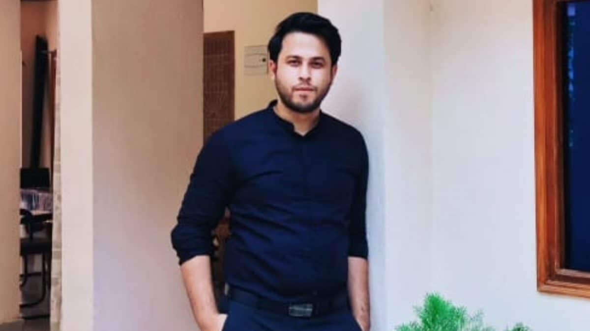 Success Story: Despite Failing In Graduation, IAS Kumar Anurag Secured ...