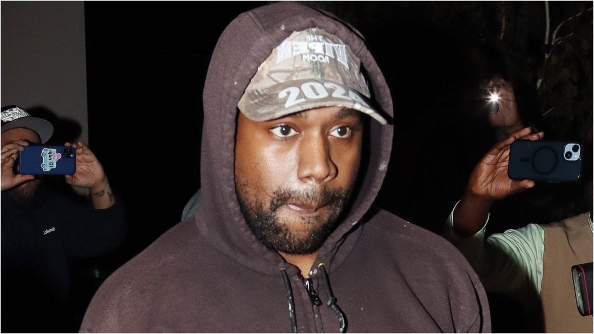 Kanye West Fans Chant For Refund After Chaotic Shanghai Concert | Viral ...
