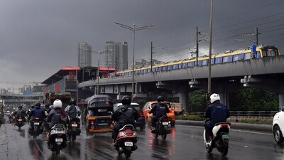 Heavy Rain Lashes Mumbai, IMD Issues Orange Alert; Raigad On Red Alert ...