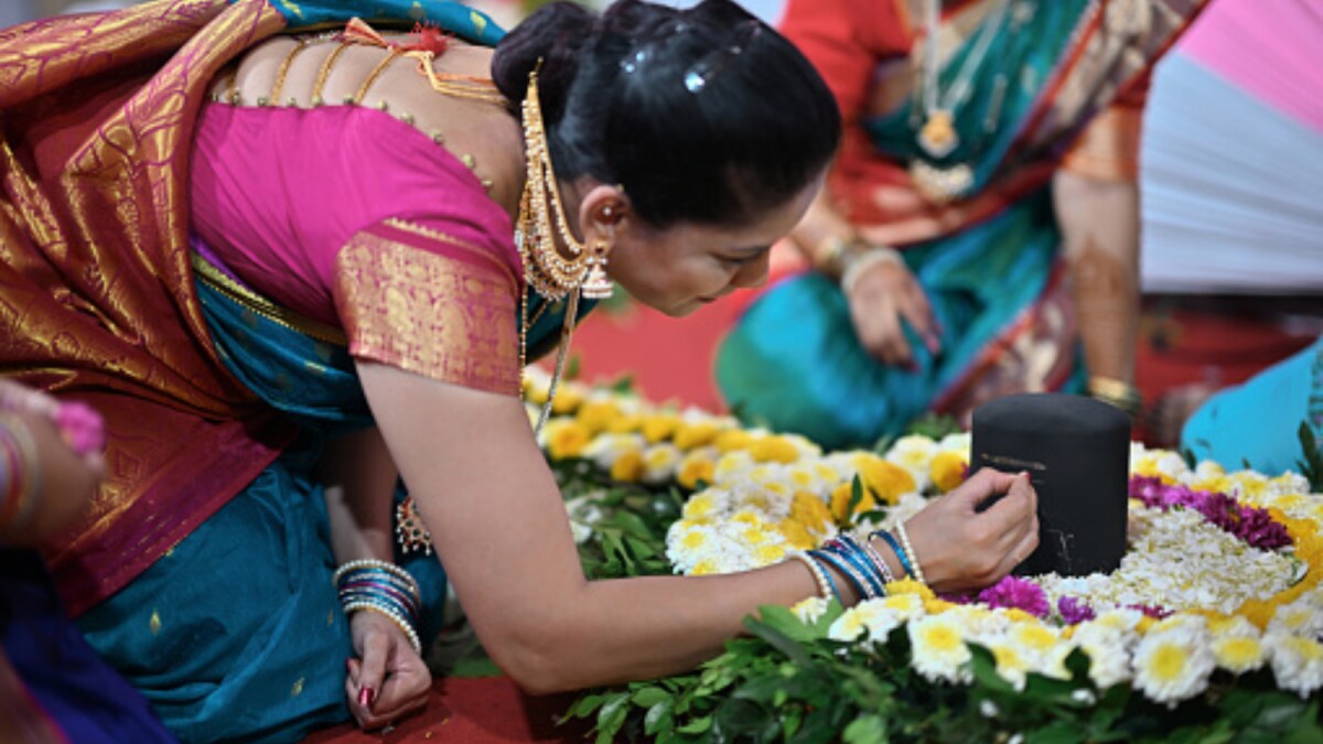 Worshipping Lord Shiva At Home? Know These 8 Sacred Rules About The ...