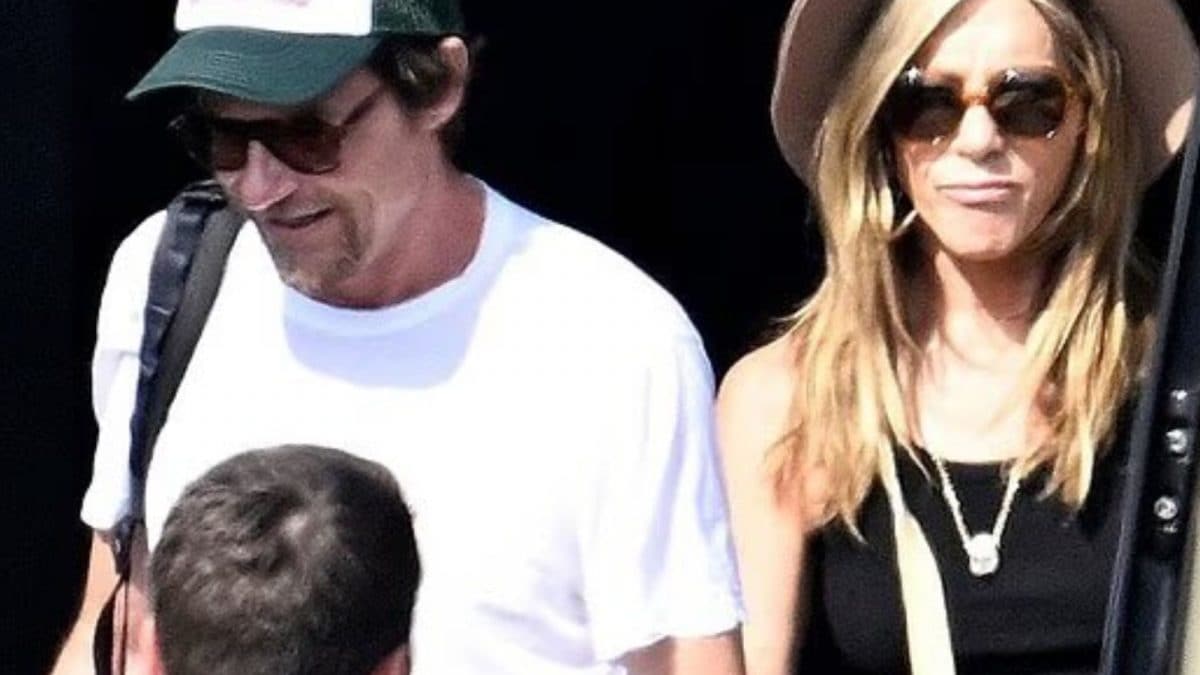 Jennifer Aniston Is Glowing After Vacation With Rumoured Boyfriend Jim 8451