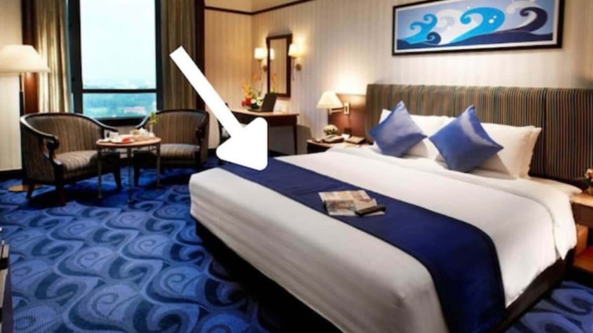 Why Do Hotels Put A Cloth Runner At The Foot Of The Bed? It's More Than ...