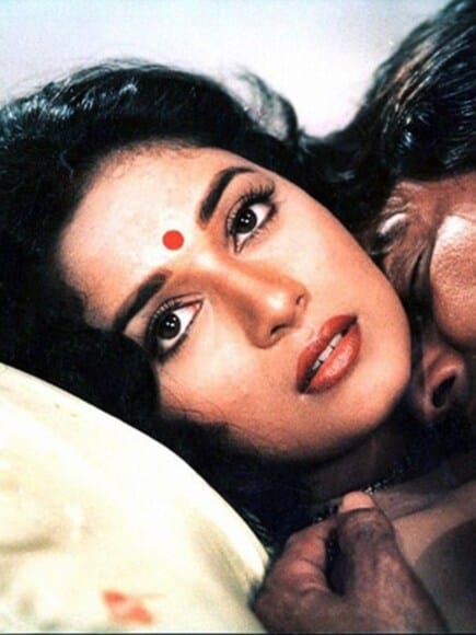 When Vinod Khanna Bit Madhuri Dixit Onscreen: Behind Dayavan's ...