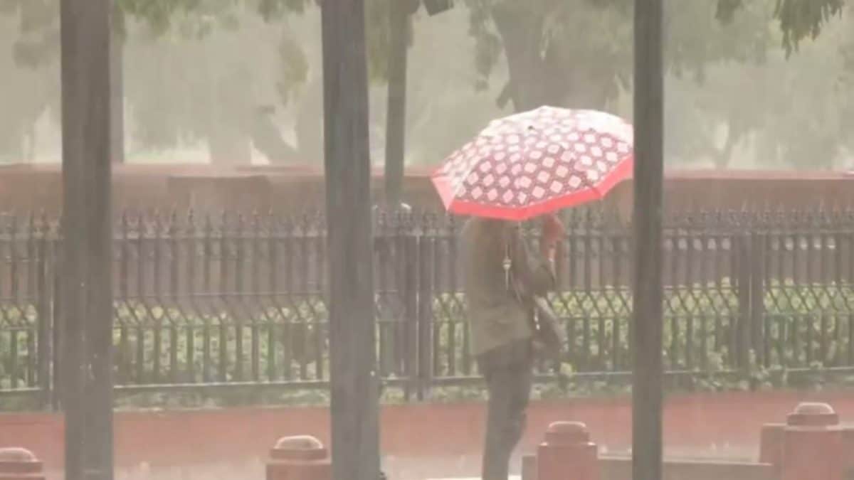 Rain Lashes Delhi-NCR, IMD Predicts More Showers With Thunderstorm For Today | New-delhi-news ...