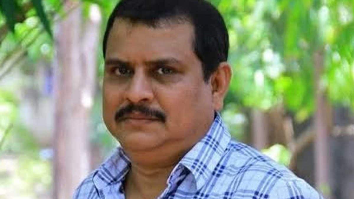 Desingu Raja 2 Director Ezhil Celebrates 25 Years In Industry, Teases ...