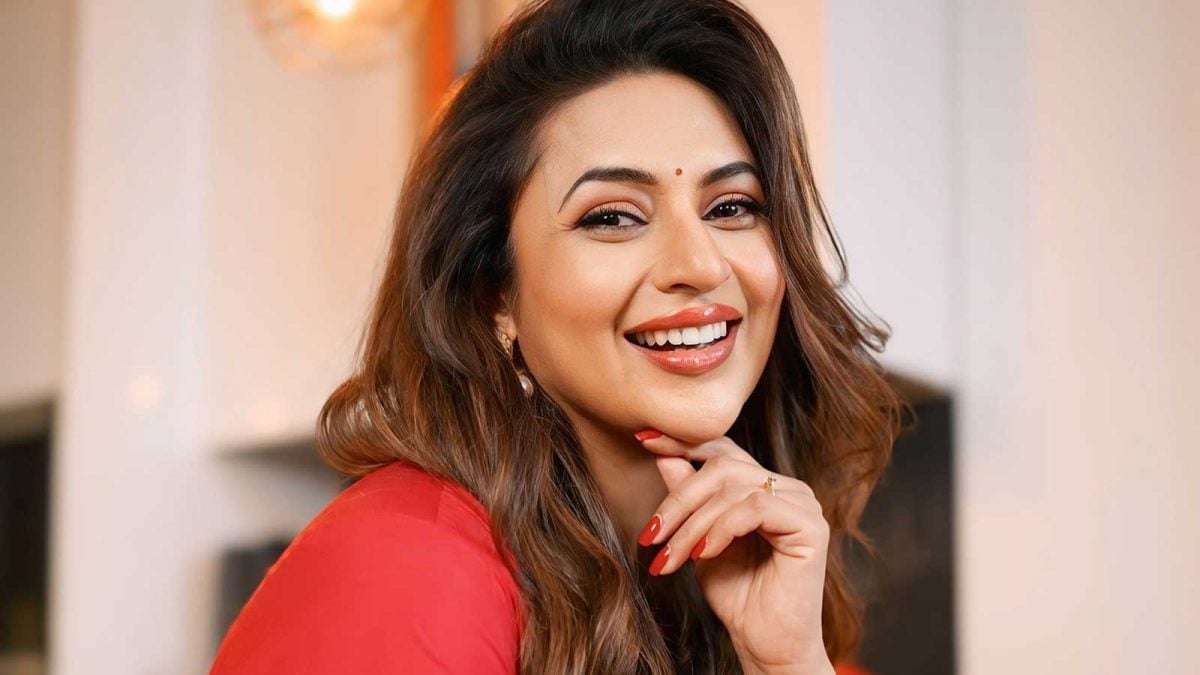 Divyanka Tripathi’s Red-Hot Ethnic Look Sets Instagram On Fire | See Pics | Television News - News18