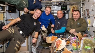 From Beef Paste To Gajar Ka Halwa, How Do Astronauts Eat in Zero Gravity? Explained | Explainers ...