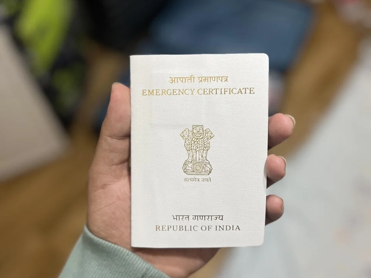 India Issues Blue, Red & White Passports. What Is The Difference And ...