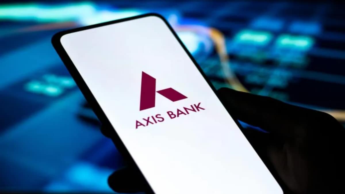 Axis Bank Jumps 4% After Q3 Profit Uptick; Should You Buy, Hold Or Sell? | Markets News - News18