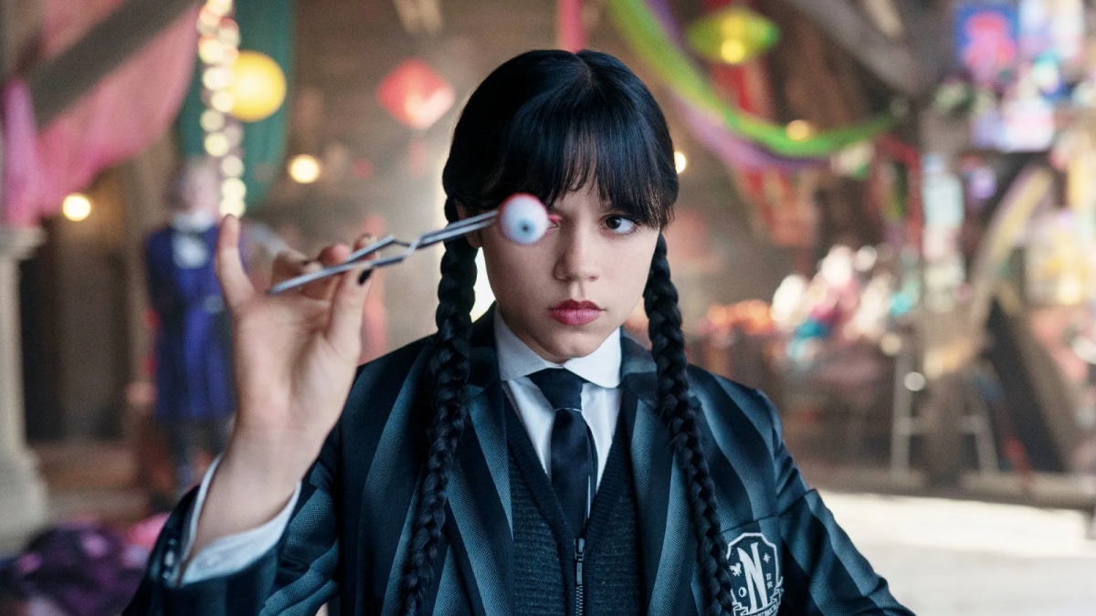 Tim Burton 'Knew Right Away' That Jenna Ortega Was Perfect for ...