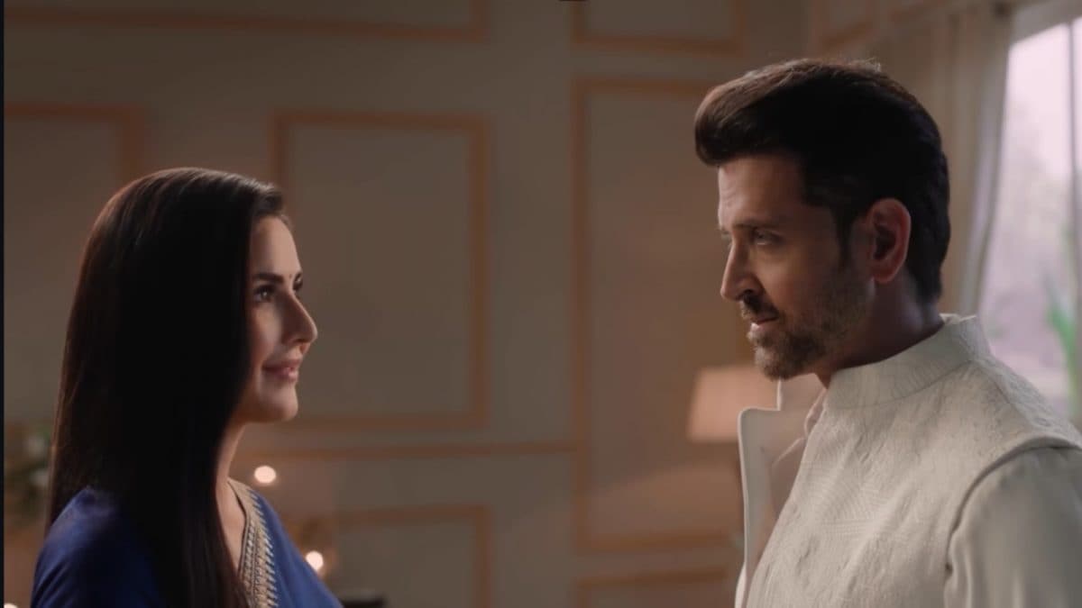 When Hrithik Roshan Hugged Katrina Kaif, Sang 'Yeh Dosti' For Her In ...