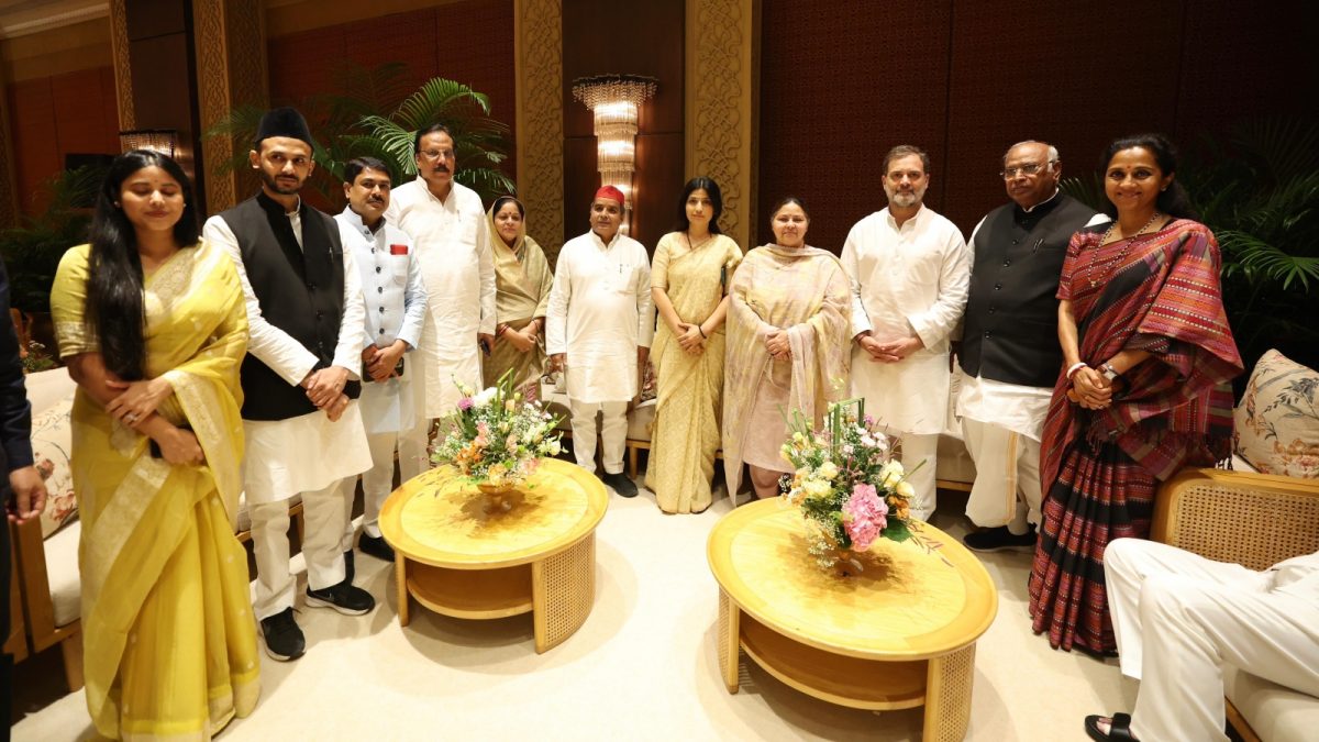 In Rare Show Of Unity, INDIA Bloc Leaders Strike Upbeat Tone At Kharge ...