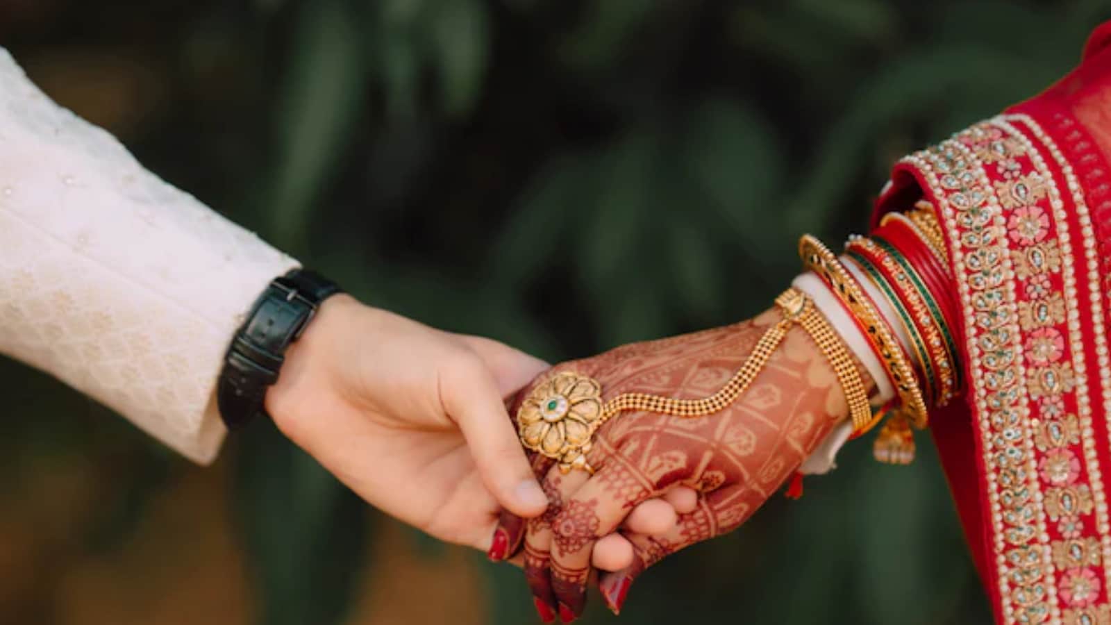 4 Indian Actresses Who Surprised Fans With Their Unconventional Partners