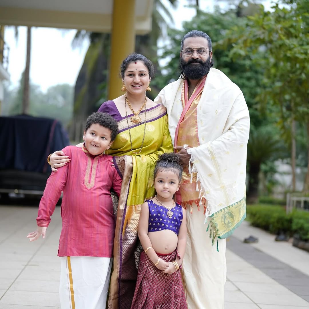 Rishab Shetty Celebrates Varamahalakshmi Festival With Wife, Kids | See ...