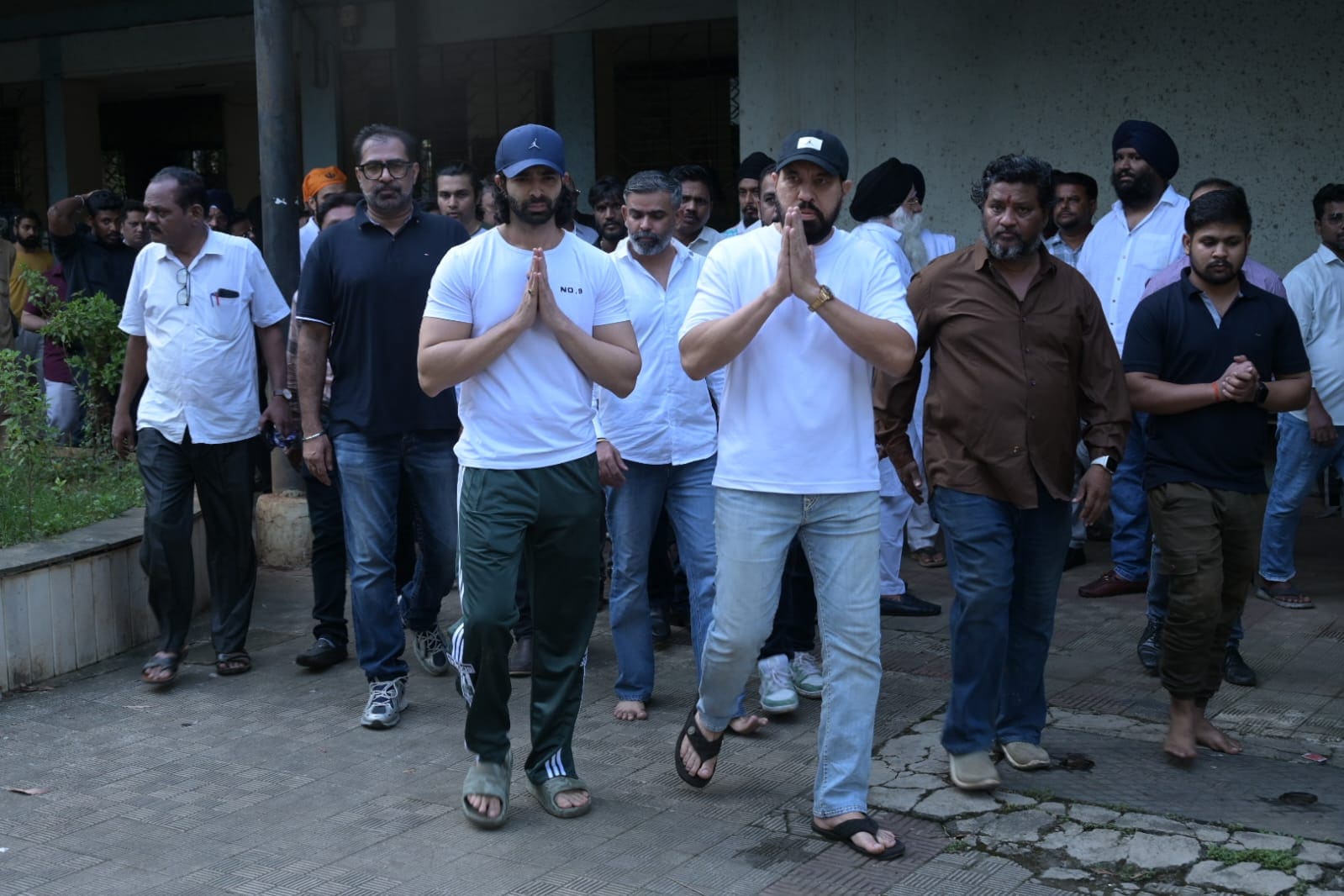 Salman Khan’s Bodyguard Shera’s Father Passes Away: Last Rites Held In ...