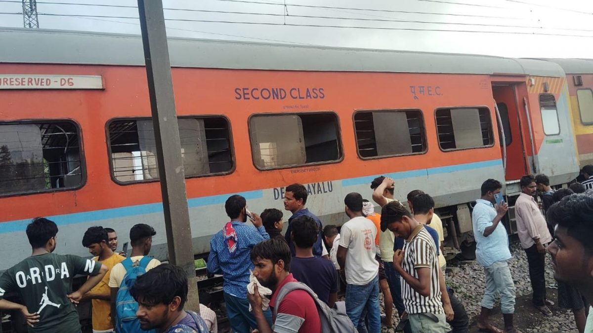 Two Coaches Of Jan Sadharan Express Derailed Near Kanpur, No Injuries ...