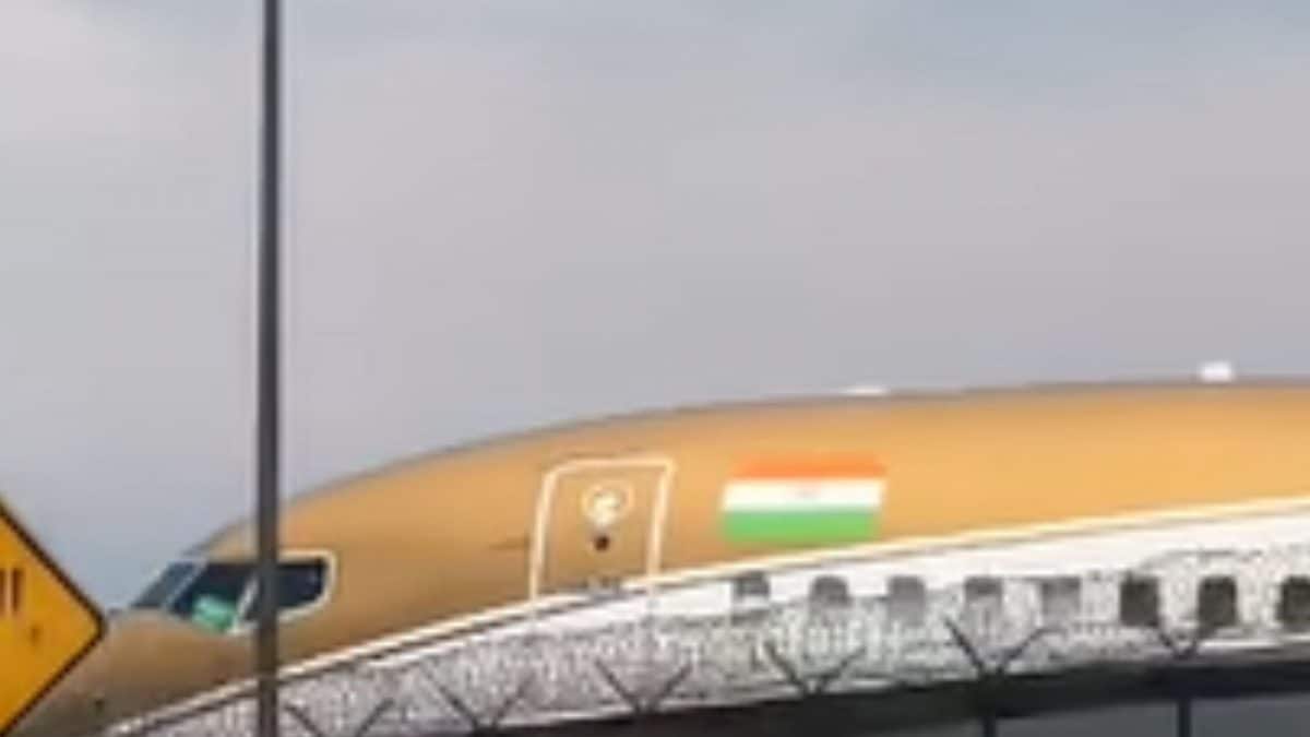 Jet With Indian Tricolour Spotted At LA Airport; Internet Calls It ...