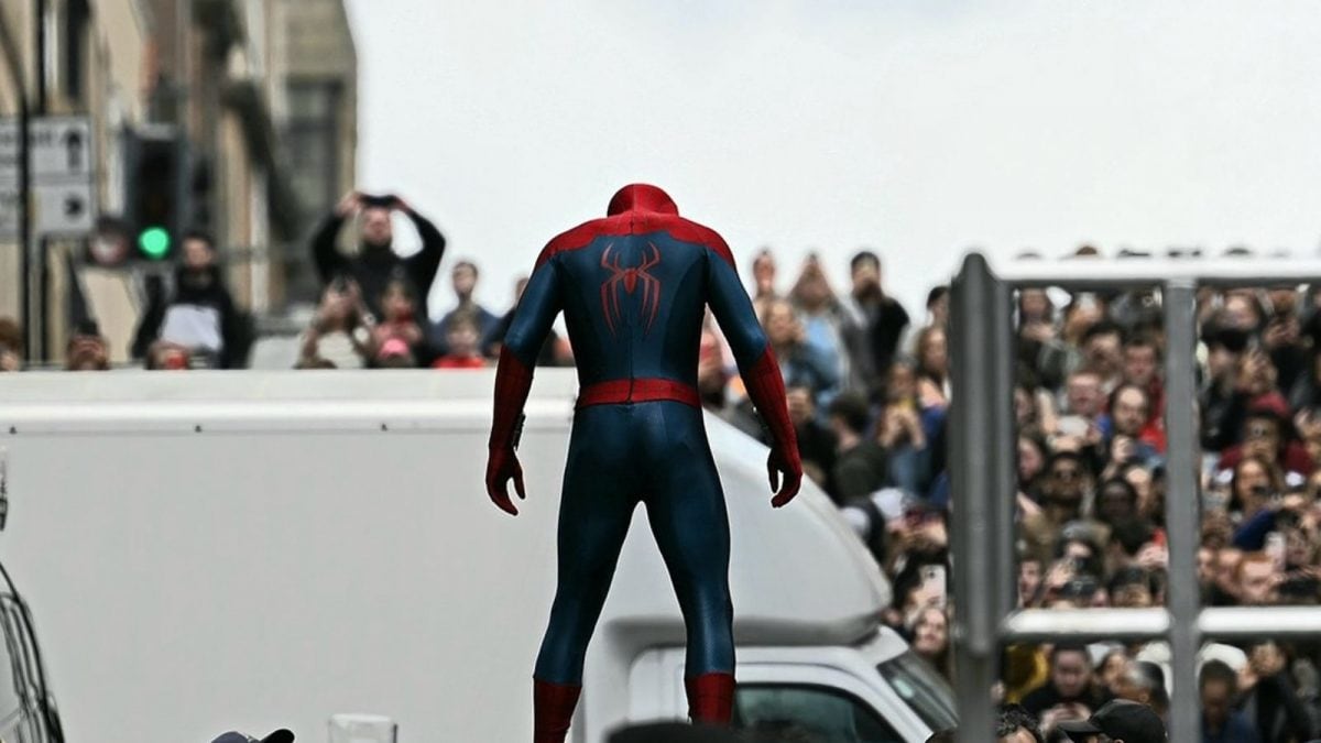 Another Day Another Glimpse Of Tom Holland In His Brand New Spider Man