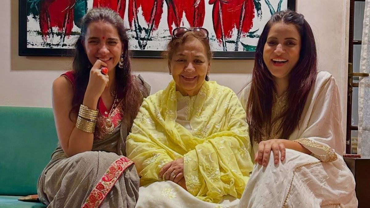 Shararat Reunion: Simple Kaul, Farida Jalal Reunite At Shruti Seth’s ...