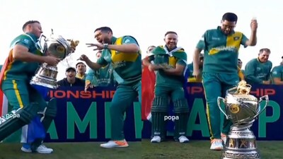 AB de Villiers, Wayne Parnell Celebrate SA's WCL Win With Aura Farming ...