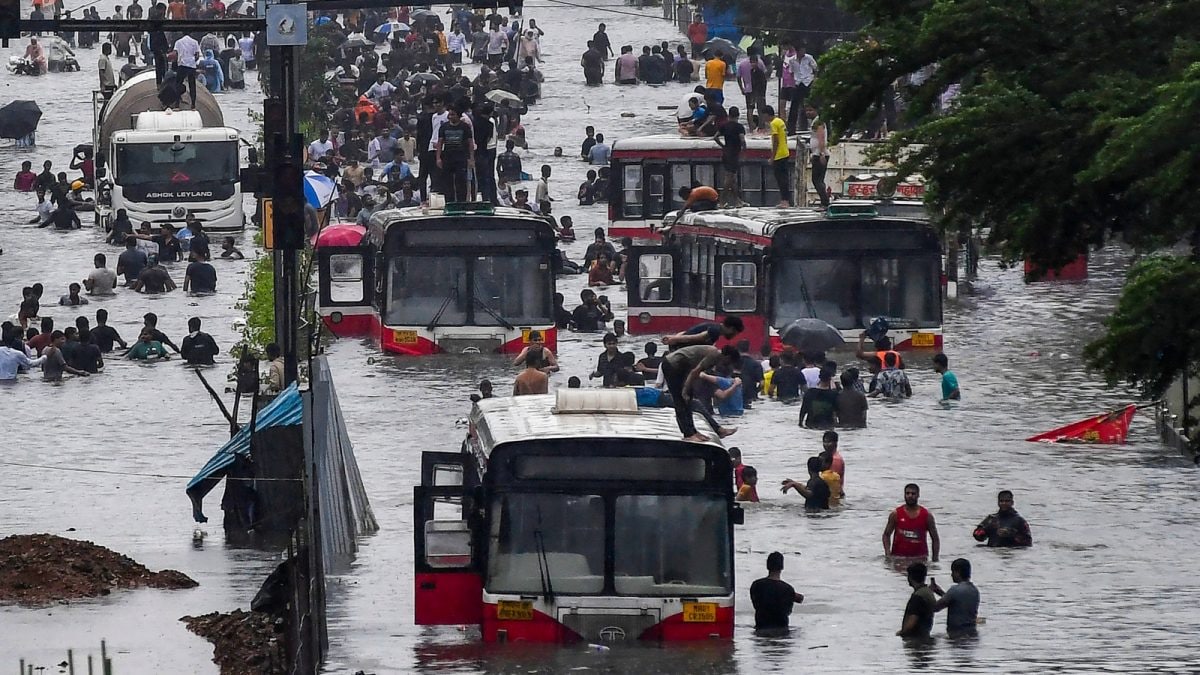 Mumbai Rain Updates: Red Alert In City As CM Fadnavis Says Next 48 ...