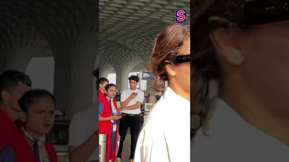 Jet, set, glam! #MalaikaArora takes off in style