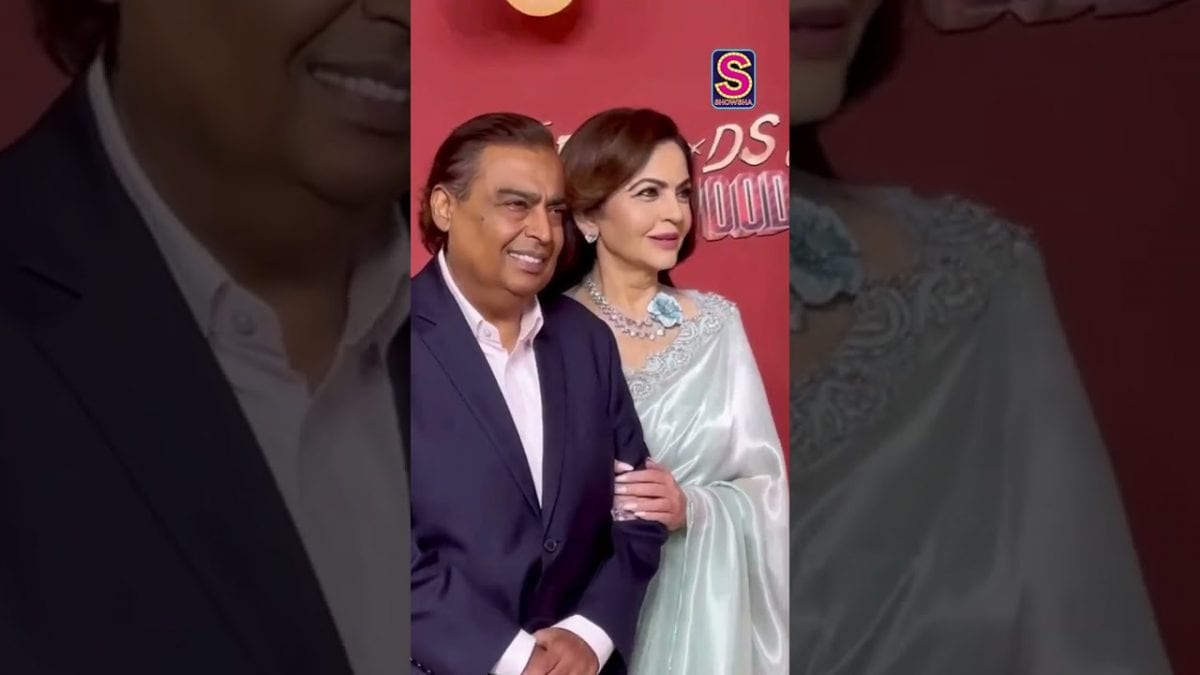 Graceful As Ever, Mukesh Ambani And Anant Ambani Arrive At The Premiere Of The Ba***ds Of Bollywood